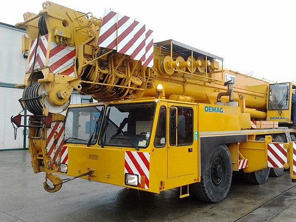 Equipment :: Telescopic Cranes